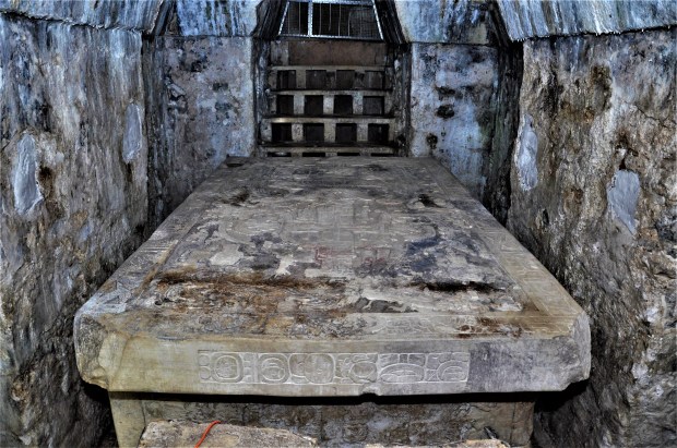 Hace 71 años fue descubierta la tumba de Pakal el Grande, en Palenque ...