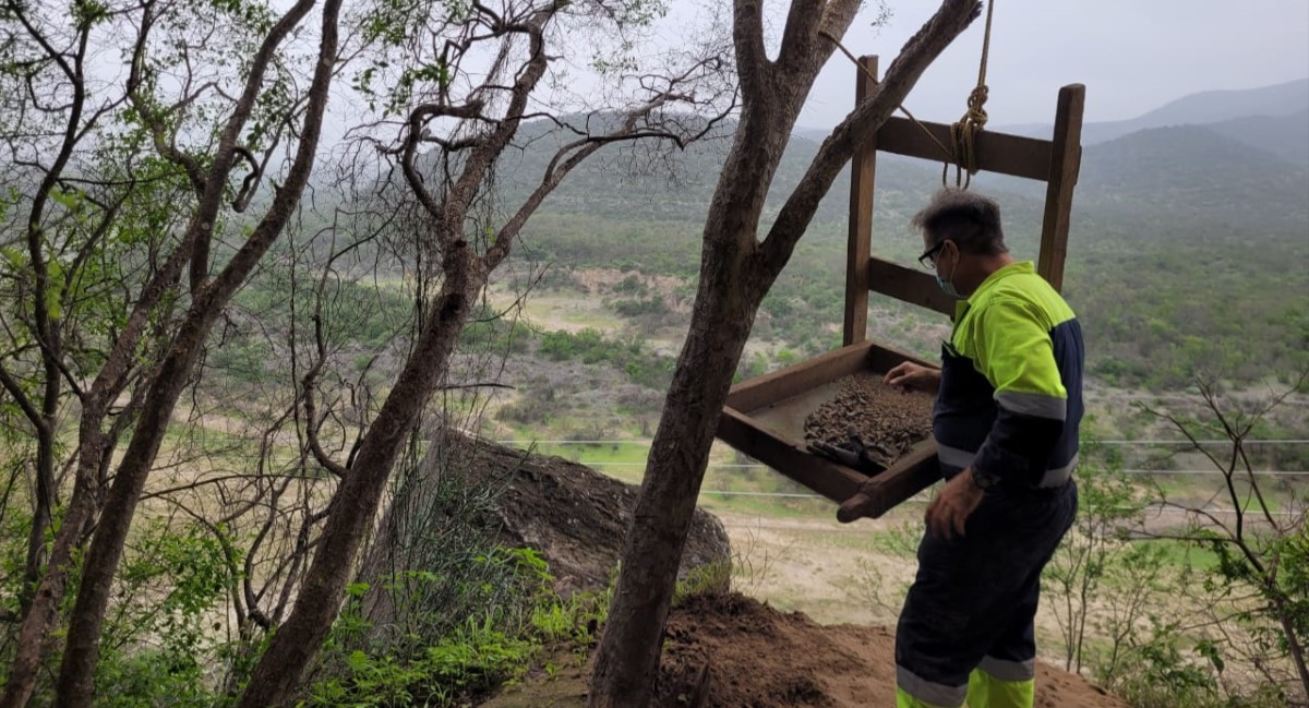 Hallan milenarios restos humanos y materiales en cueva de Nuevo León ...